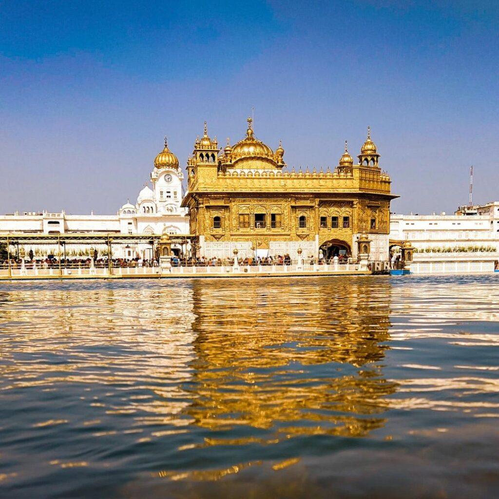 225+ Best Golden Temple Quotes & Captions for Instagram